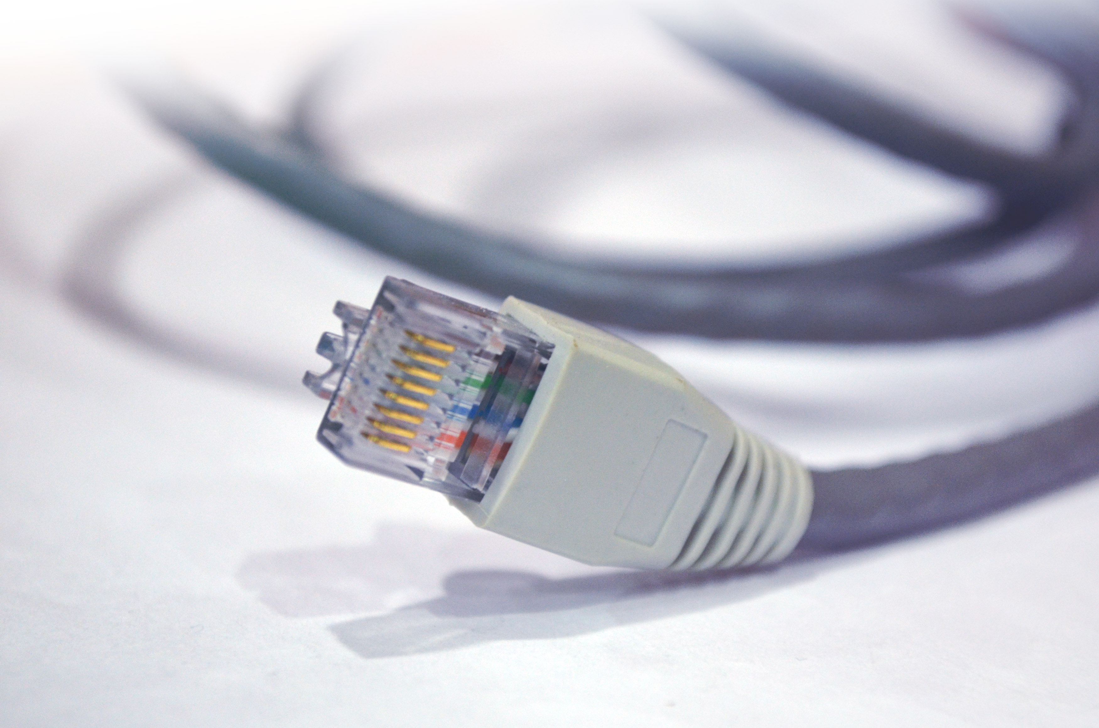 5 Considerations for Selecting an Enterprise Wireless Network 5 Considerations for Selecting an Enterprise Wireless Network